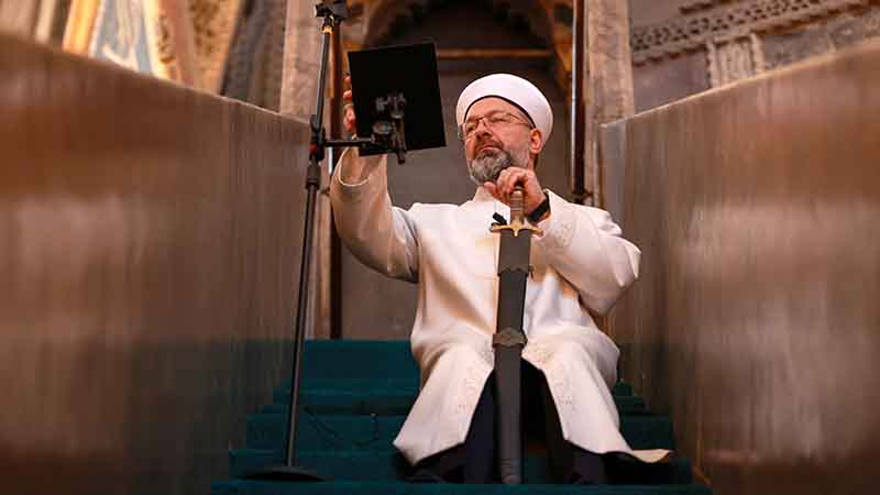 Ali Erbaş Ayasofya'da İngilizce hutbe okudu