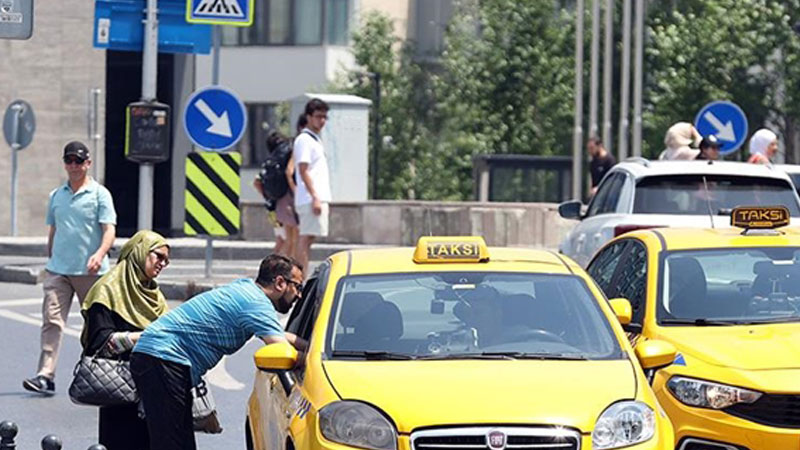 İstanbul'un 'taksi sorunu' hız kesmiyor