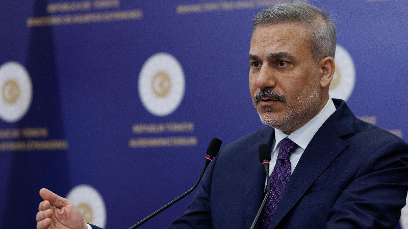 Hakan Fidan'dan YPG'ye 'Öcalan' çağrısı: 'Talimatları var...'